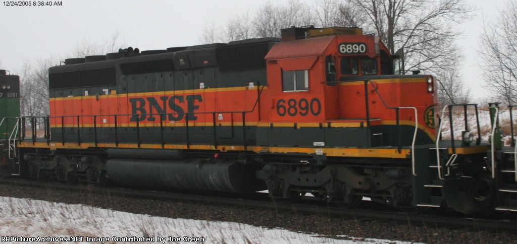 BNSF 6890